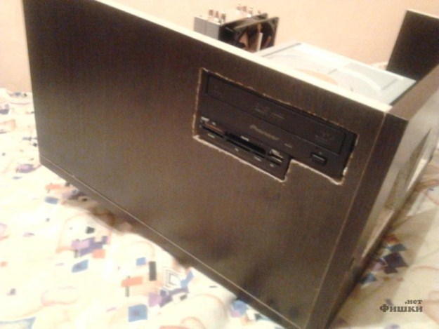 Desk's Built In Computer (20 Photos) - FunCage