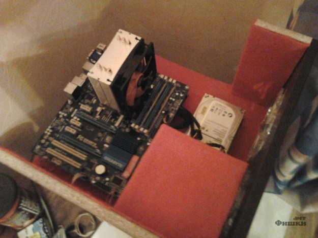 Desk's Built In Computer (20 Photos) - FunCage