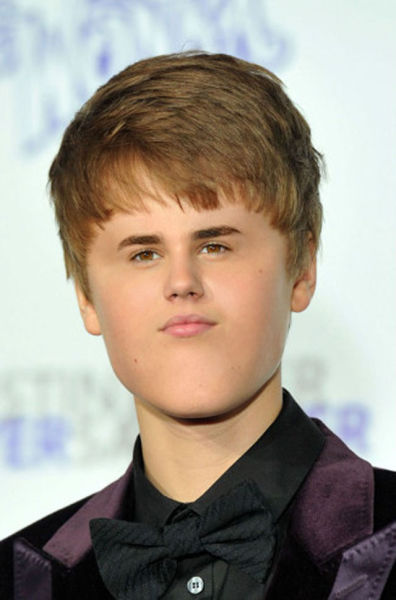 29 Celebrities with Creepily Small Faces - FunCage