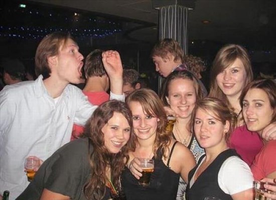 24 Funniest Photobombs Of The Week - FunCage