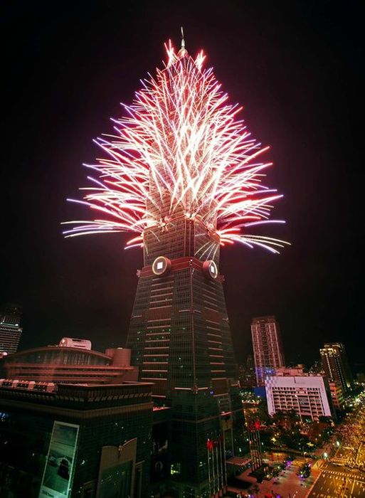 New Year’s eve fireworks around the world (36 Photos) - FunCage
