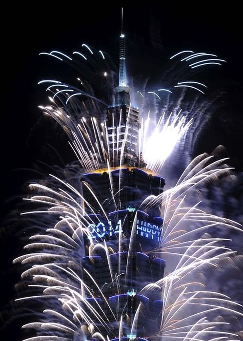 New Year’s eve fireworks around the world (36 Photos) - FunCage
